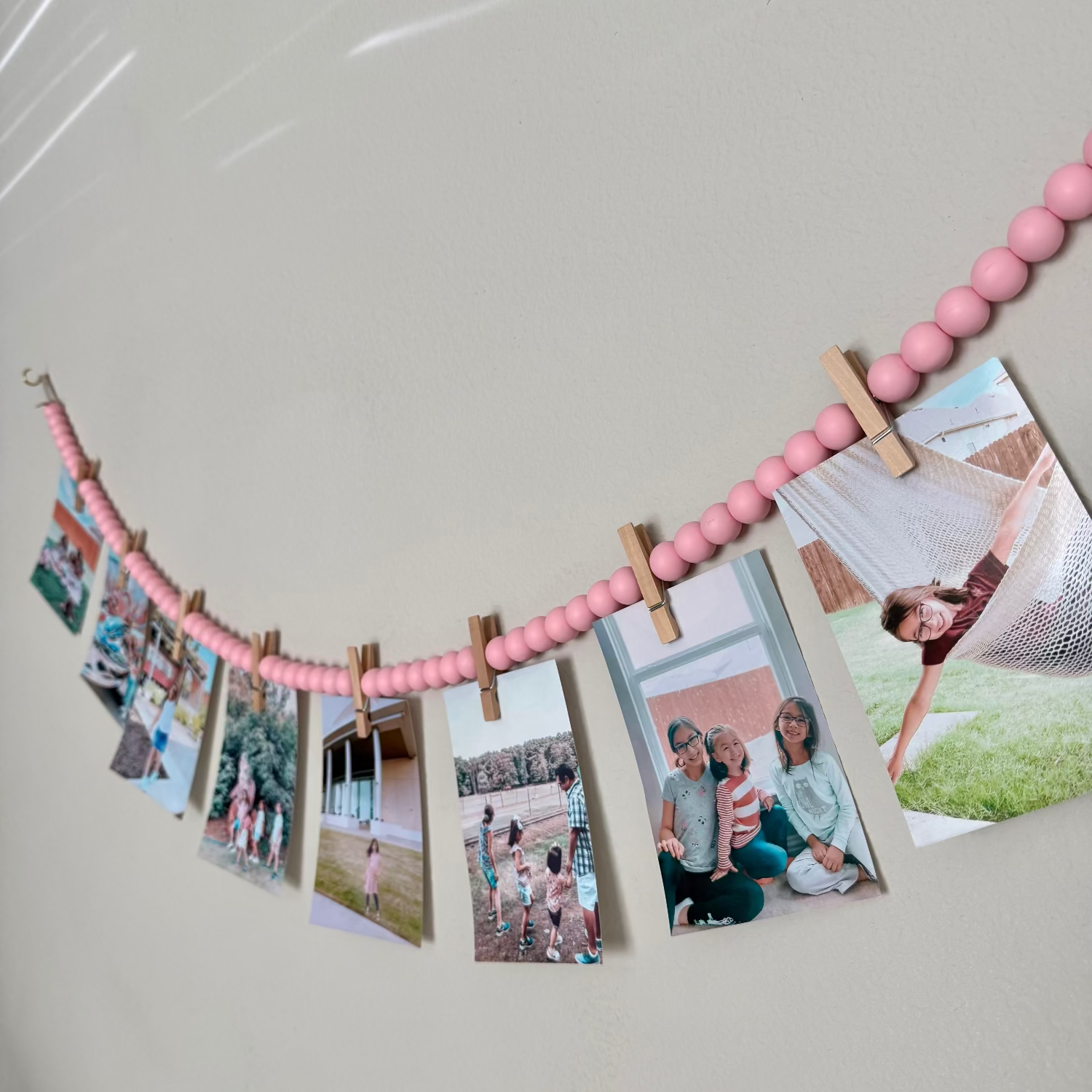 Kids art display, Classroom birthday display, Photo garland – Deco Azul